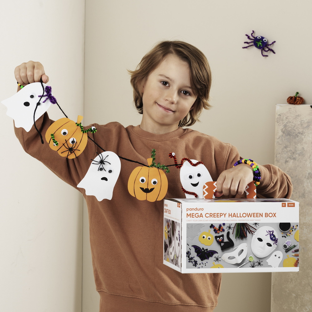 Pyssellåda Mega Creepy Halloween, massor av roligt halloween-pyssel ...